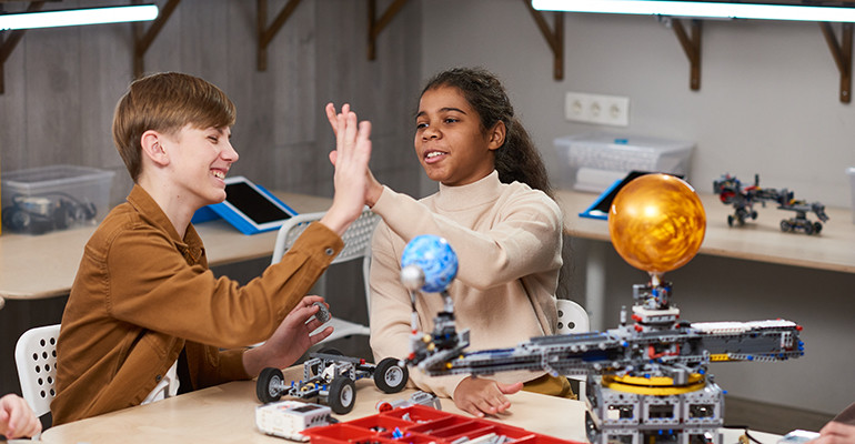 STEAMUP Academy - After School and Saturday Engineering Program